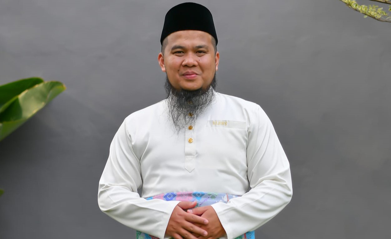 Dakwaan rogol pempengaruh Indonesia Mondy Tattoo: Kes Ebit Lew ...