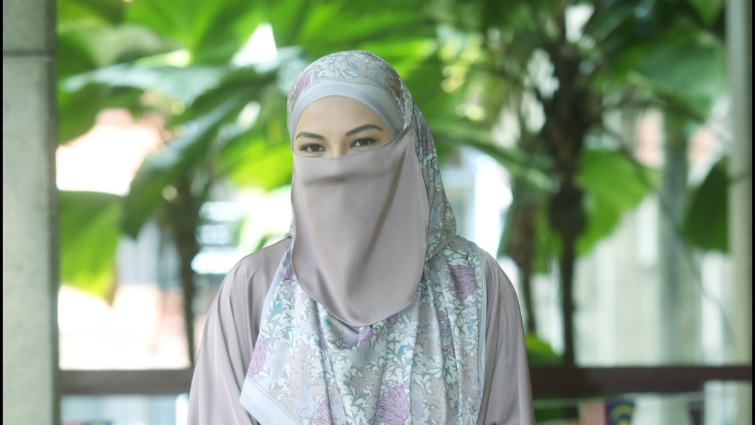 Netizen kutuk teknik pemasaran produk kesihatan wanita Neelofa, didakwa ...