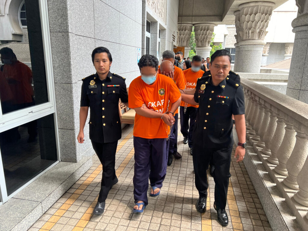 Ketua penolong pengarah badan berkanun ditahan disyaki terima rasuah projek lebuh raya | Scoop