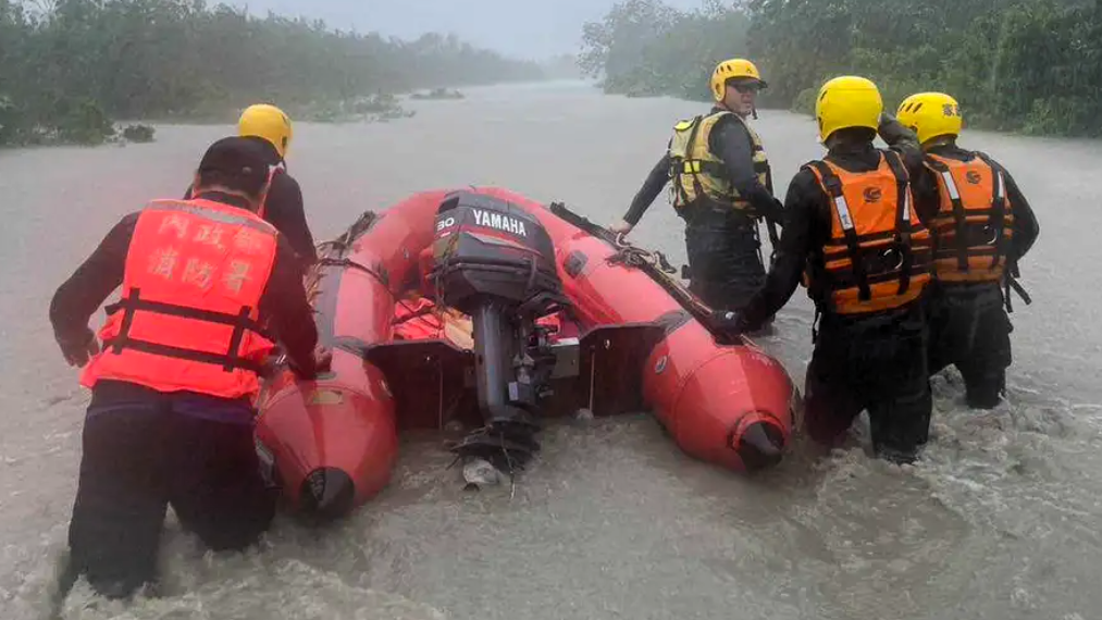 [UPDATED] Rescue on for nine Myanmar crew after cargo ship sinks off ...