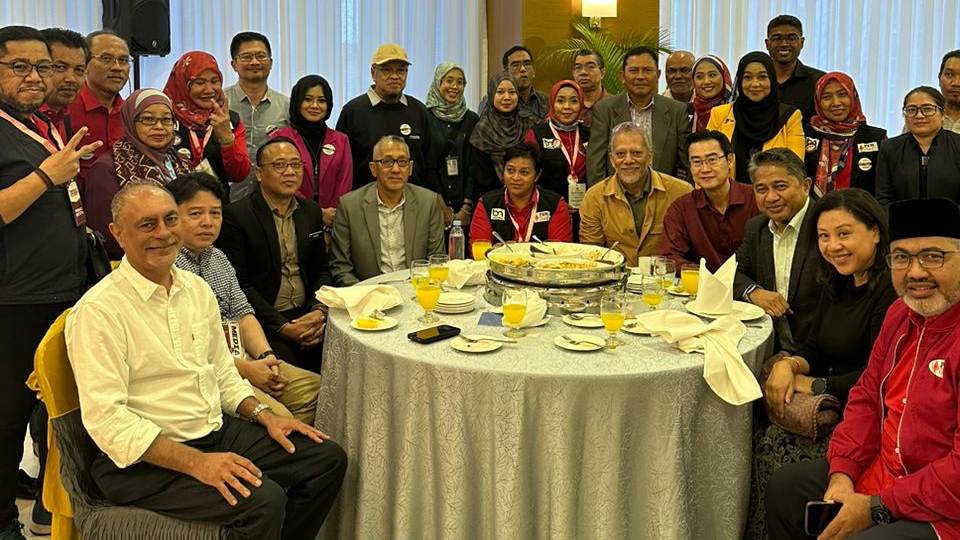 Umno perkenalkan PenTalk, platform untuk kongsi kejayaan dengan akar ...