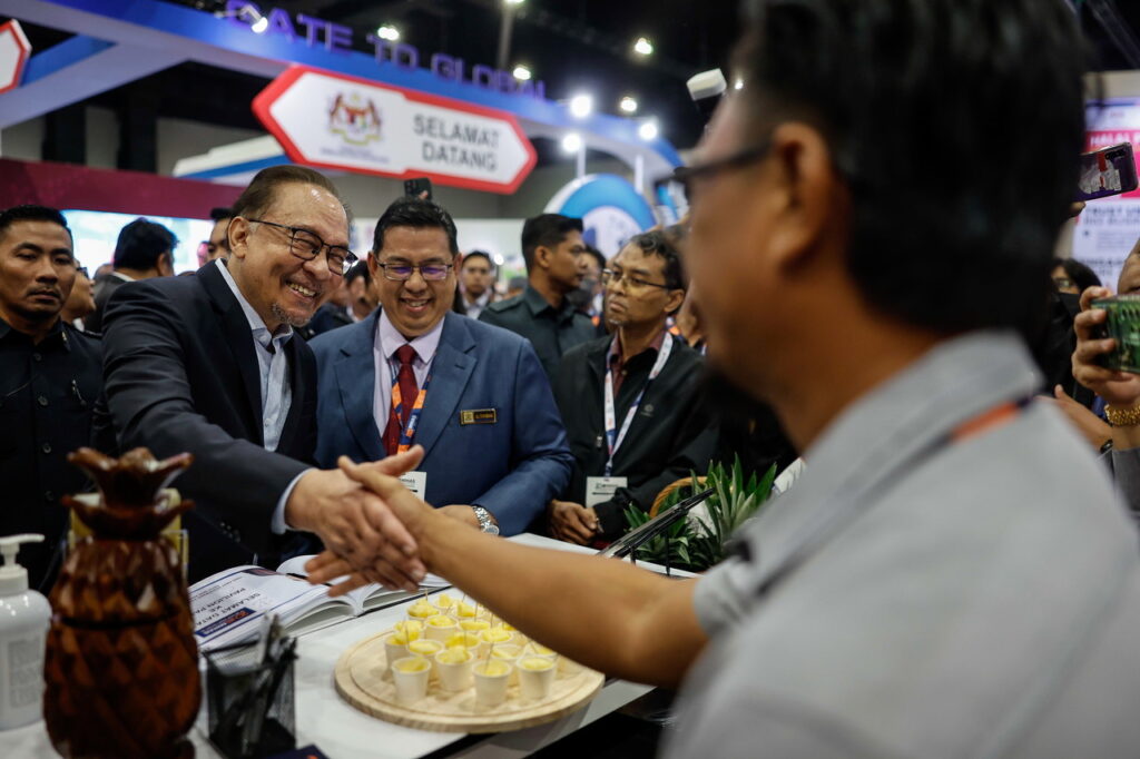Halal now not only about ‘no pork’ and ‘no alcohol’: Anwar | Scoop