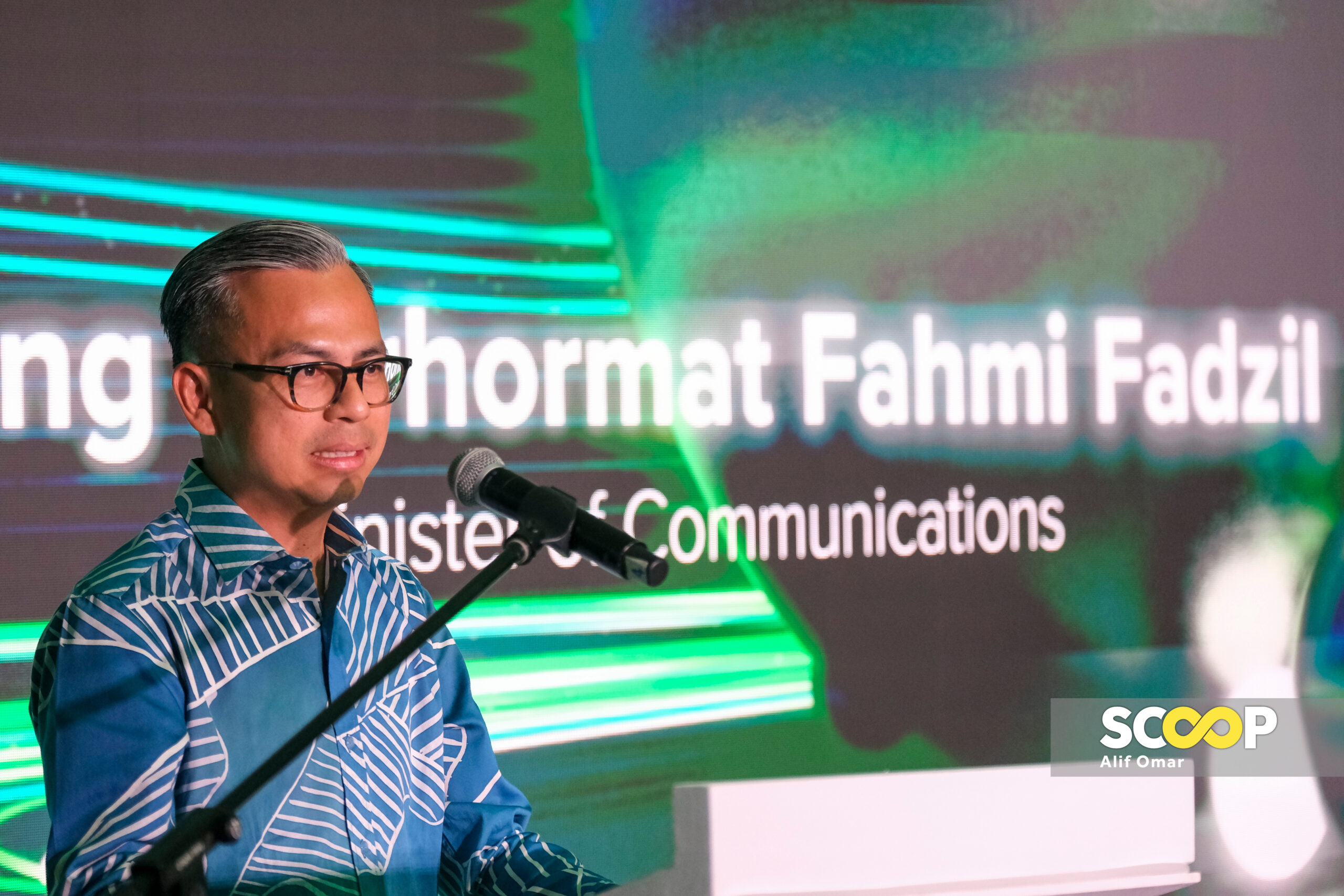 U Mobile leads Jendela tower project completion, Fahmi calls for action ...