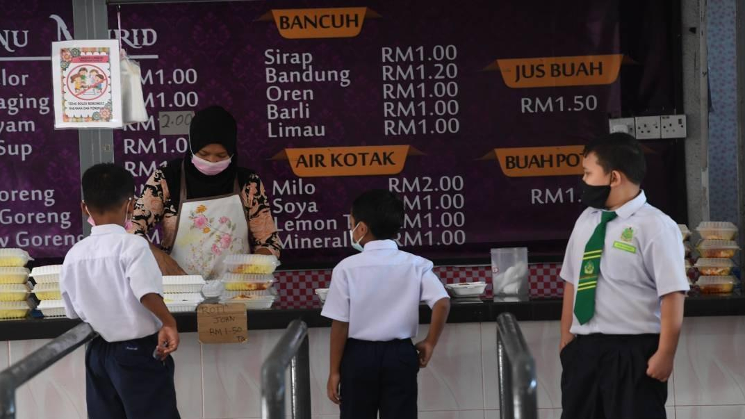 Pengusaha kantin sekolah tidak boleh naik harga sewenang-wenangnya ...