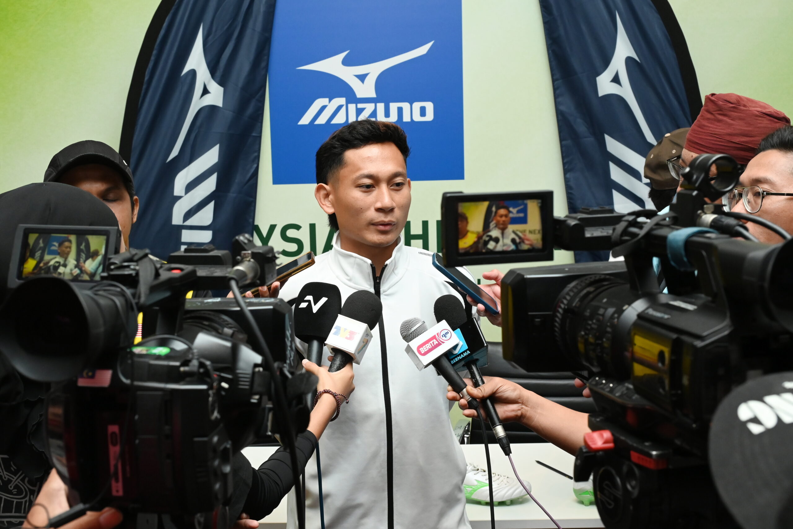 Donning national jersey should always come first: Shello | Scoop