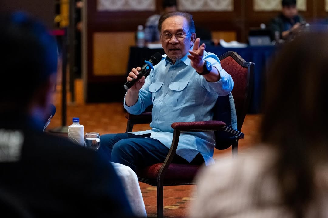 PM stresses media’s role in driving democracy forward | Scoop