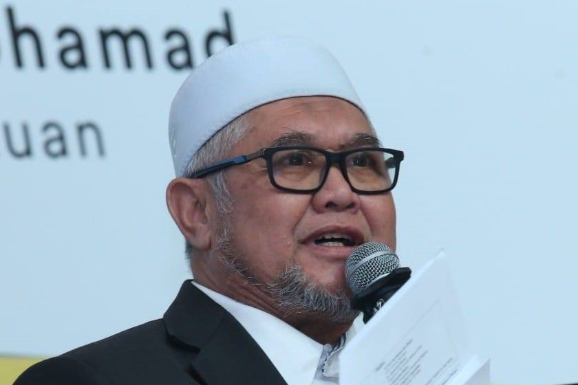 PAS’ Razman apologises to Nga Kor Ming over China flag-waving case | Scoop