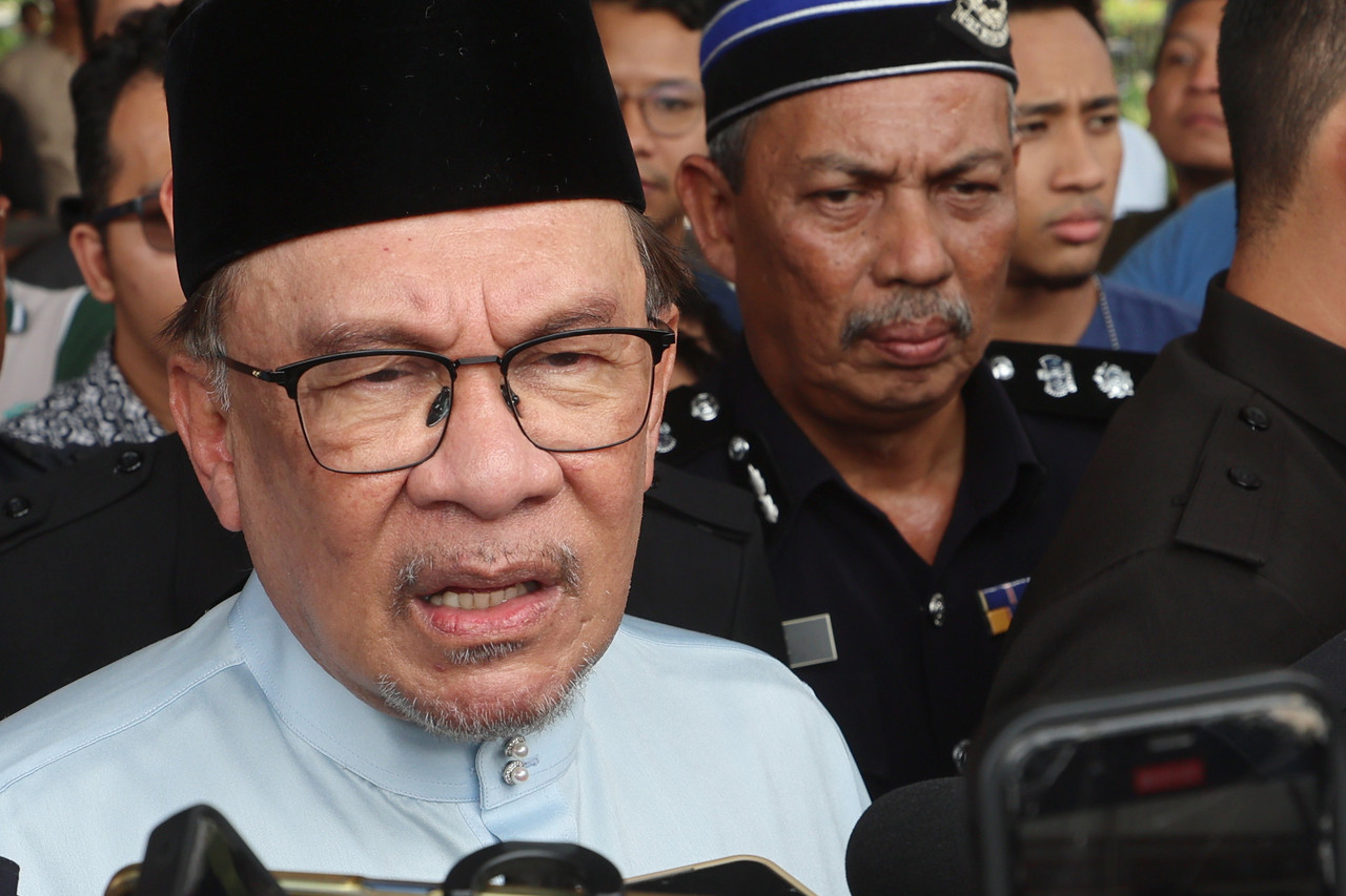 Batu Puteh RCI not about revenge against Dr Mahathir: Anwar | Scoop