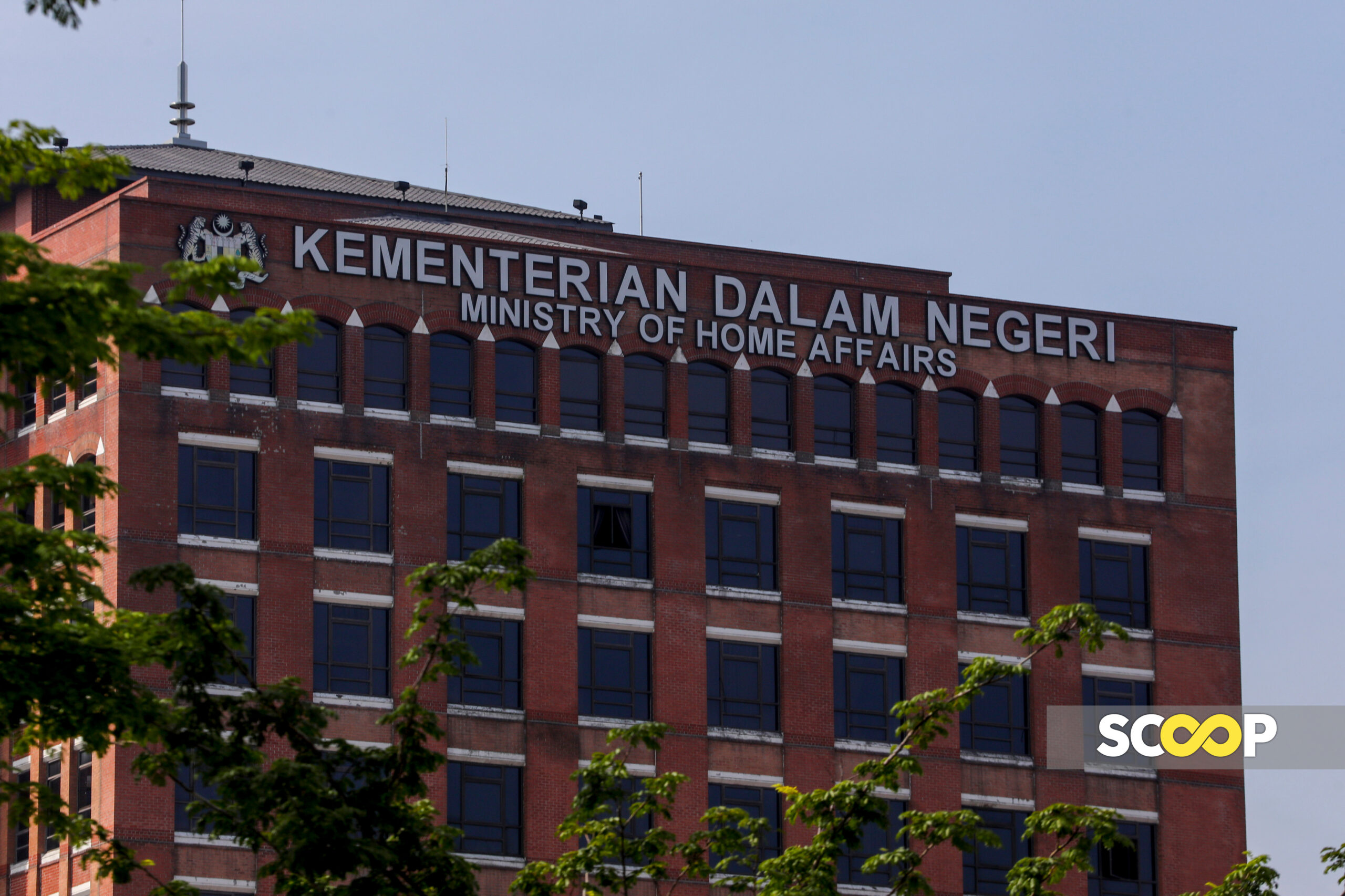 Proses permit masuk bagi pasangan warganegara ditambah baik | Scoop