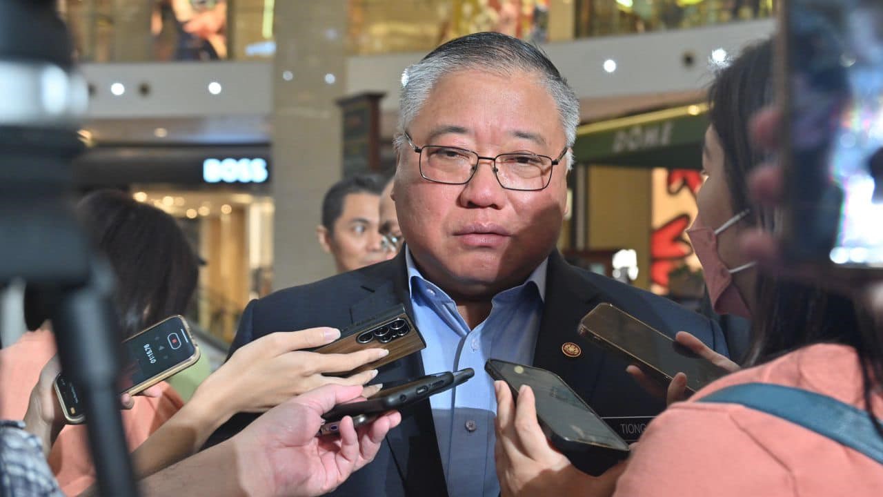 Anwar need not resign over addendum order, let Pardons Board do its work: Tiong | Scoop