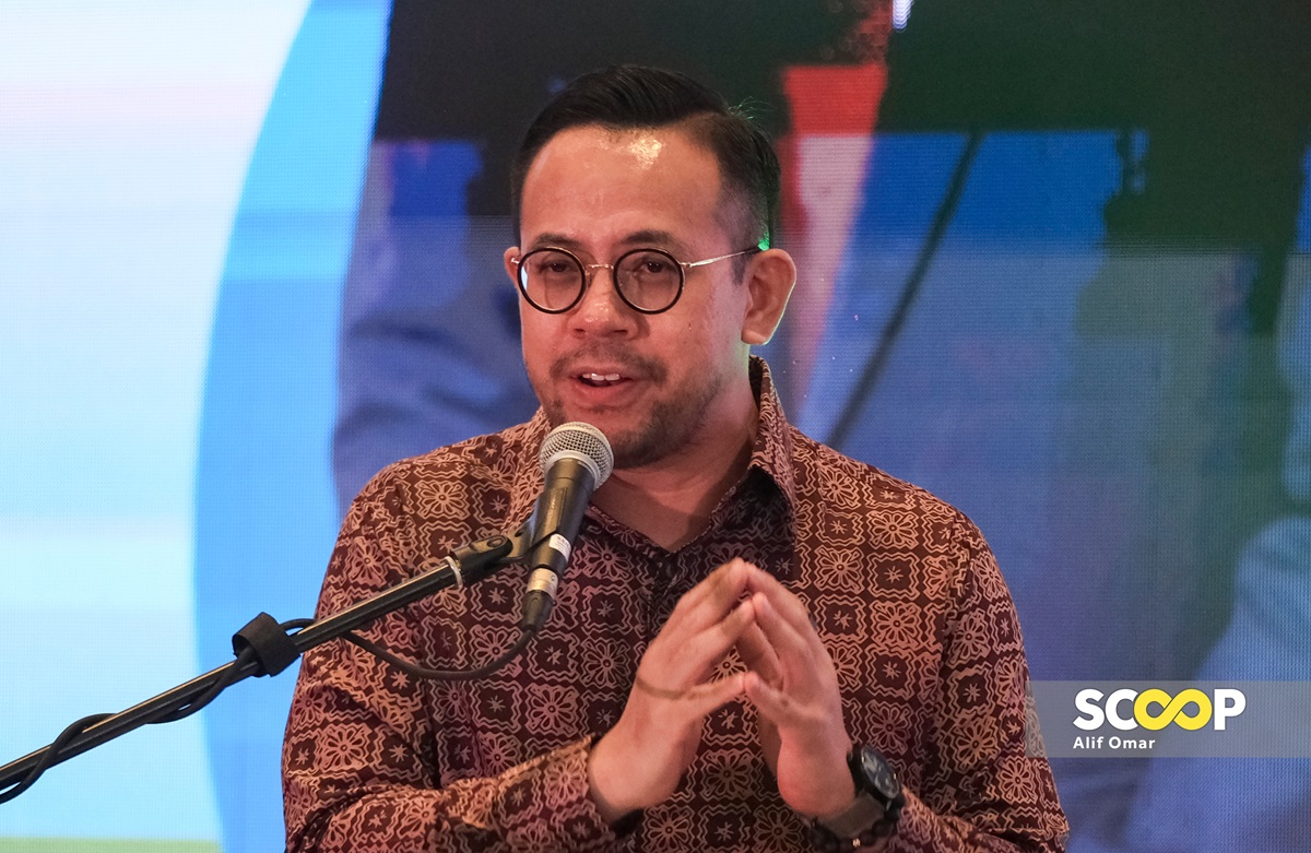 Storm in a teacup, let's move on, says Steven Sim after heckling ...