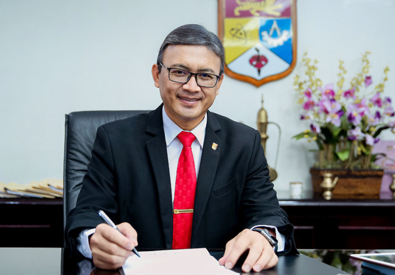 Negeri Sembilan tarik gelaran Datuk bekas Naib Canselor UKM serta merta | Scoop