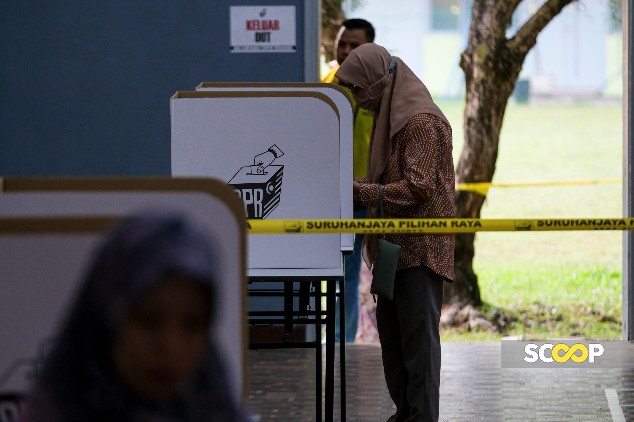 Low by-election turnout: should postal voting be extended to outstation ...