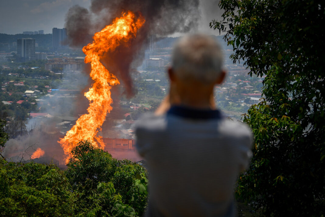 Petronas Dagangan clarifies Putra Heights fire not at any of its petrol ...