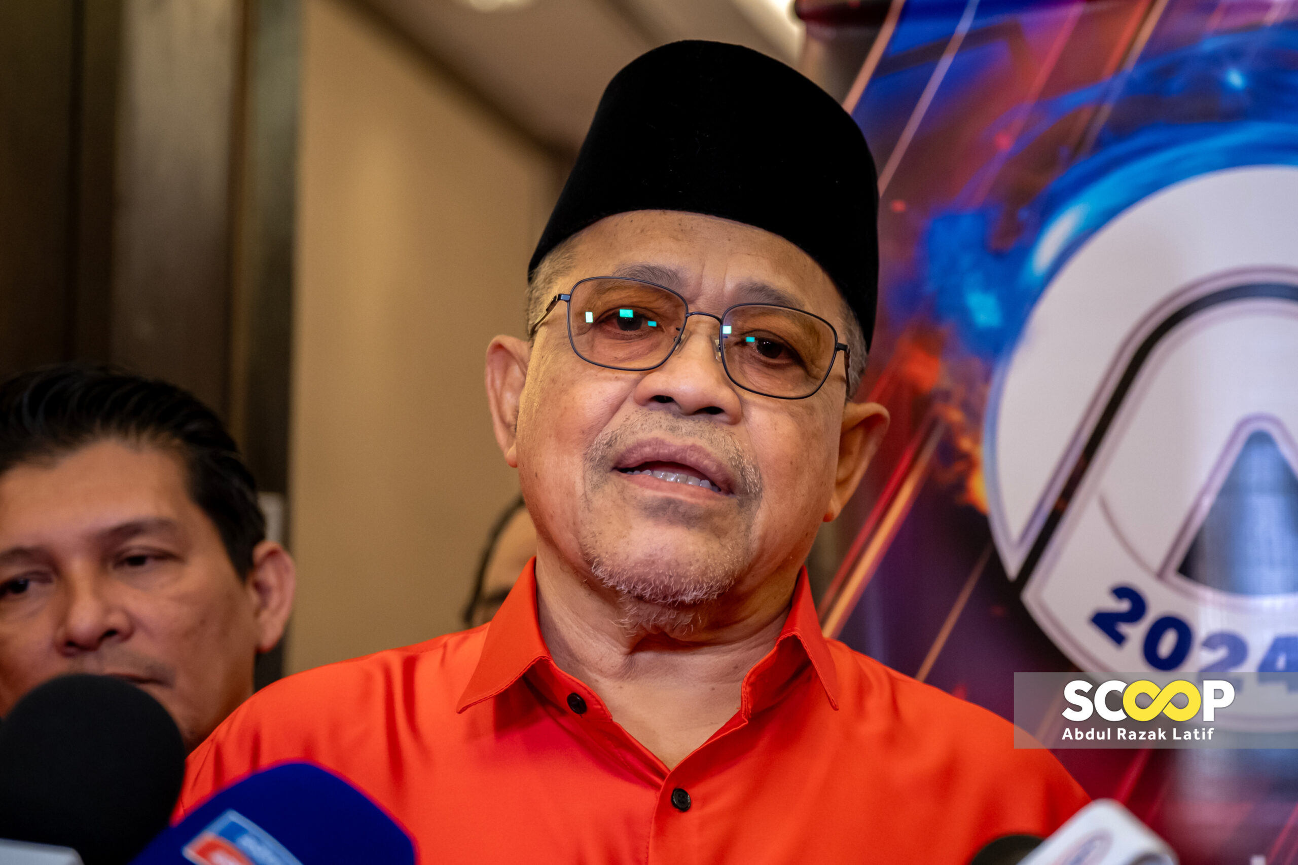 Shahidan denies threatening Irfan, blames ‘third party’ ahead of ...