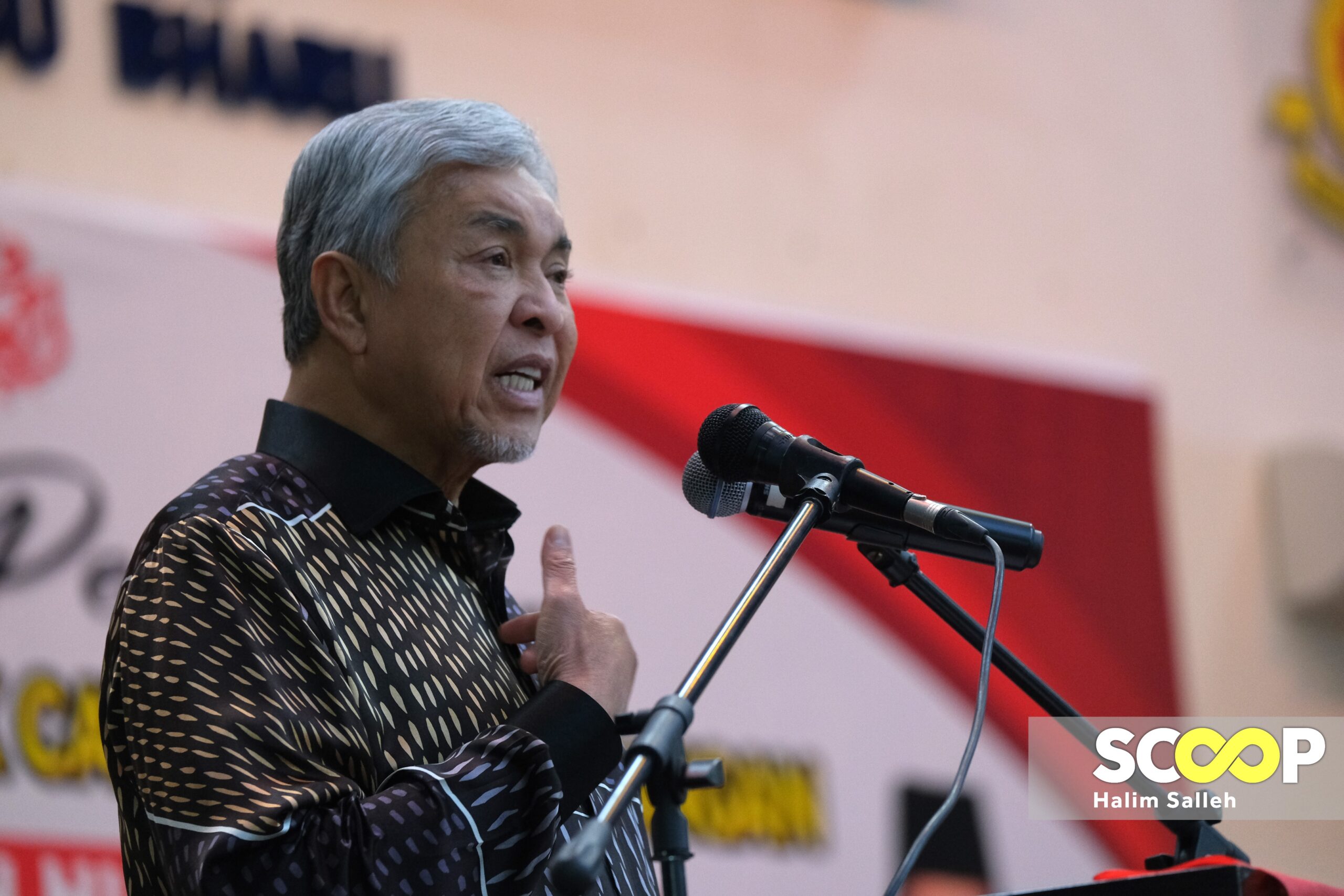 Decision to lift Hishammuddin’s suspension up to Umno supreme council ...