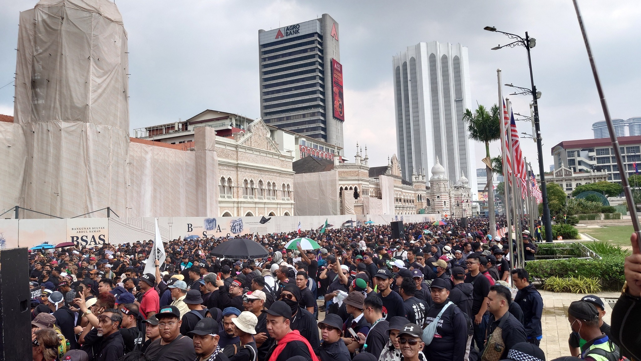 Right lessons from 'Turun Anwar' protest assembly - J. D. Lovrenciear ...