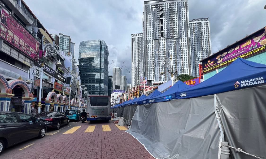 MIC leaders slam poor planning at Brickfields Deepavali Bazaar | Scoop