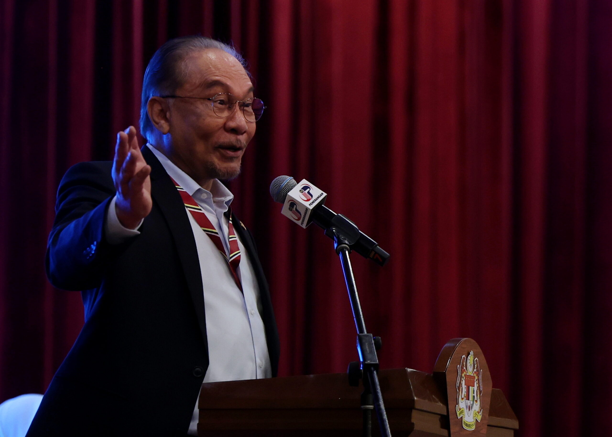 Anwar shrugs off talk of KJ’s return ahead of rumoured Cabinet ...