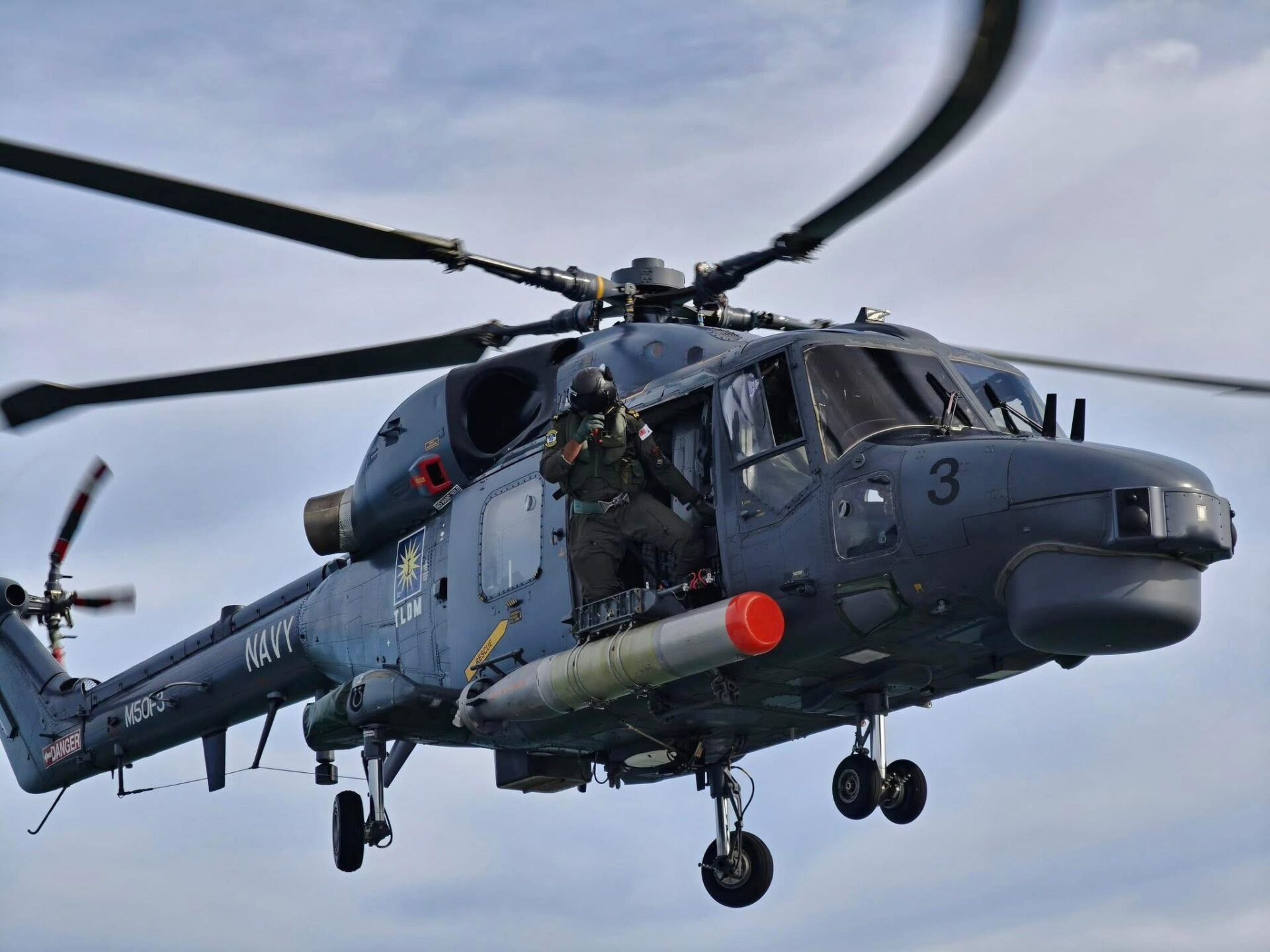 Navy's Super Lynx helicopter makes emergency water landing off Melaka ...