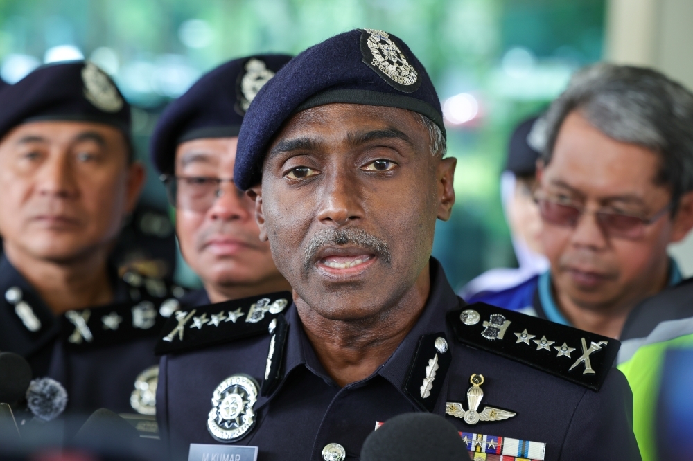 Seorang lagi ahli 'Geng Captain Praba' ditahan di Bangkok | Scoop