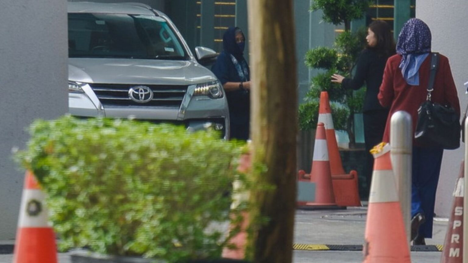 Daim’s daughter Asnida to be charged tomorrow over alleged failure to ...